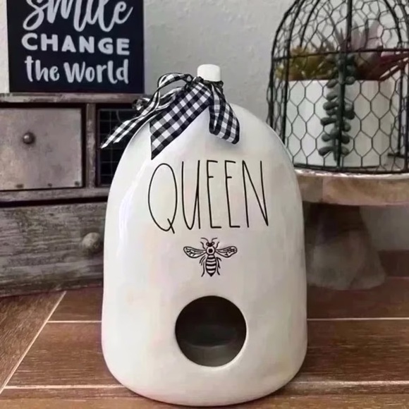 Rae Dunn | Accents | New Rae Dunn Queen Bee Ceramic Birdhouse | Poshmark
